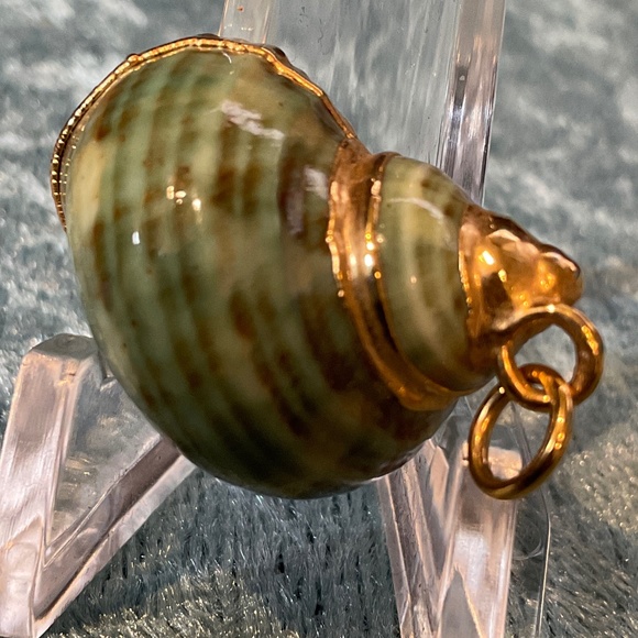 No Brand | Jewelry | Vintage Green And Gold Snail Shell Pendant | Poshmark